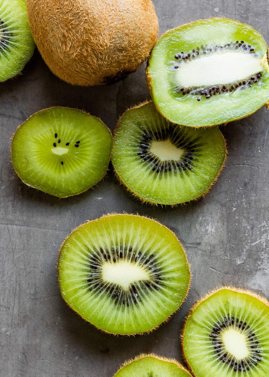 How to Peel a Kiwi (the Easy Way)