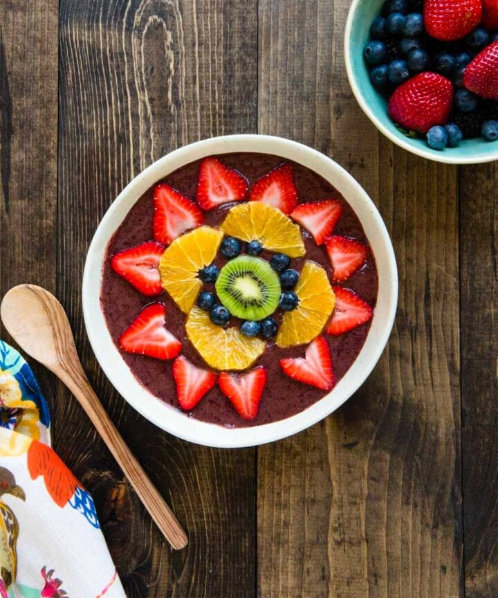 Fruit Smoothie Bowl - Sweet and Tasty Recipe in 3 minutes
